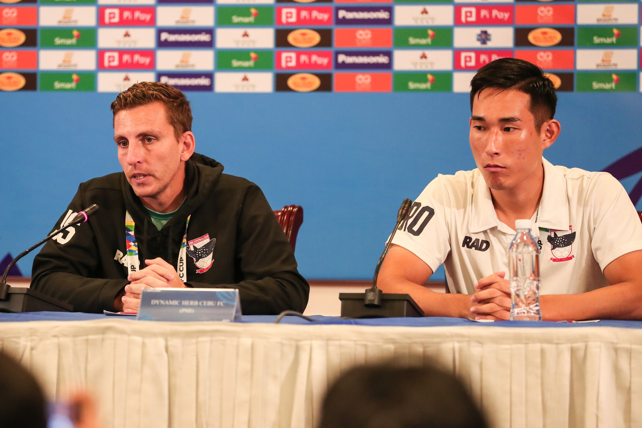 Ren Okuda ថានឹងដេញបិទកីទ្បាករល្អរបស់សិង្ហក្រហម តែគ្រូ Cebu បែរជាបារម្ភពី Shintaro ជាងគេទៅវិញ