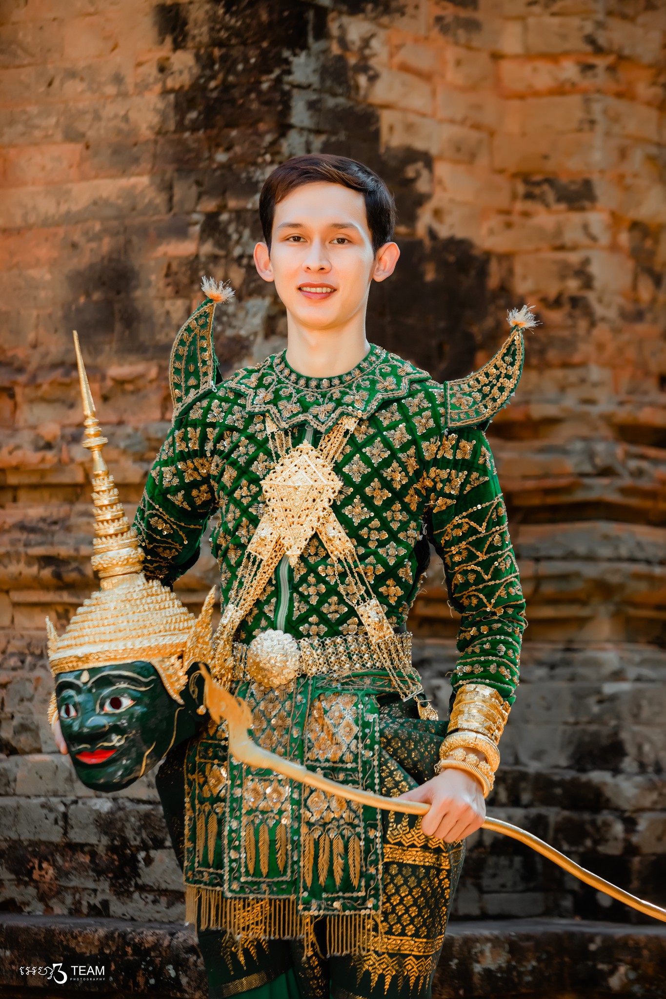 ទឹកចិត្តប្រពៃណាស់! Rick Kh ...