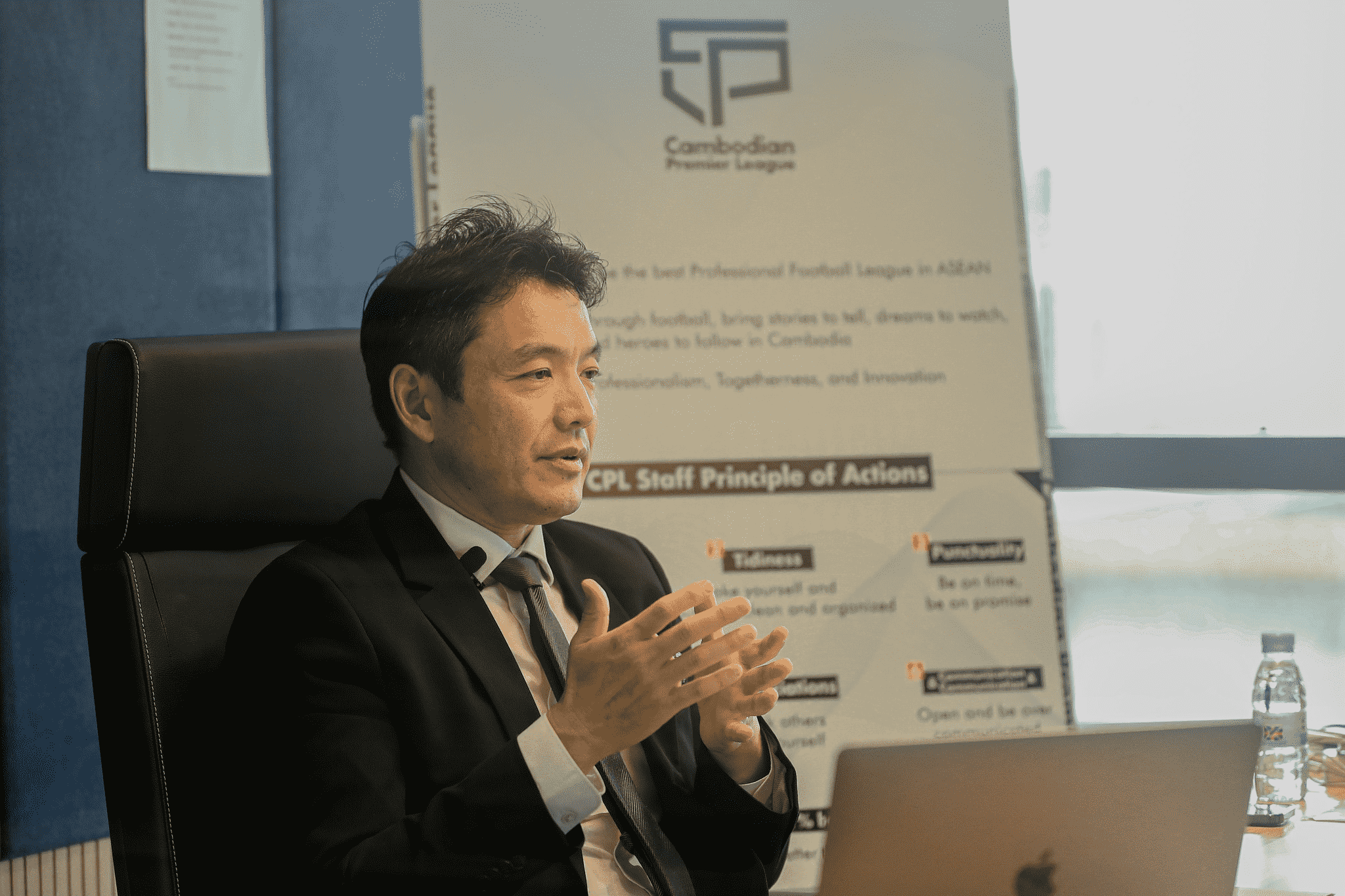 អ្នកគាំទ្រជាច្រើនទាមទារឱ្យប្រធានសហព័ន្ធបាល់ទាត់កម្ពុជាចេញពីតំណែង ក្រោយCPLមិនបន្តកុងត្រាជាមួយលោក ...