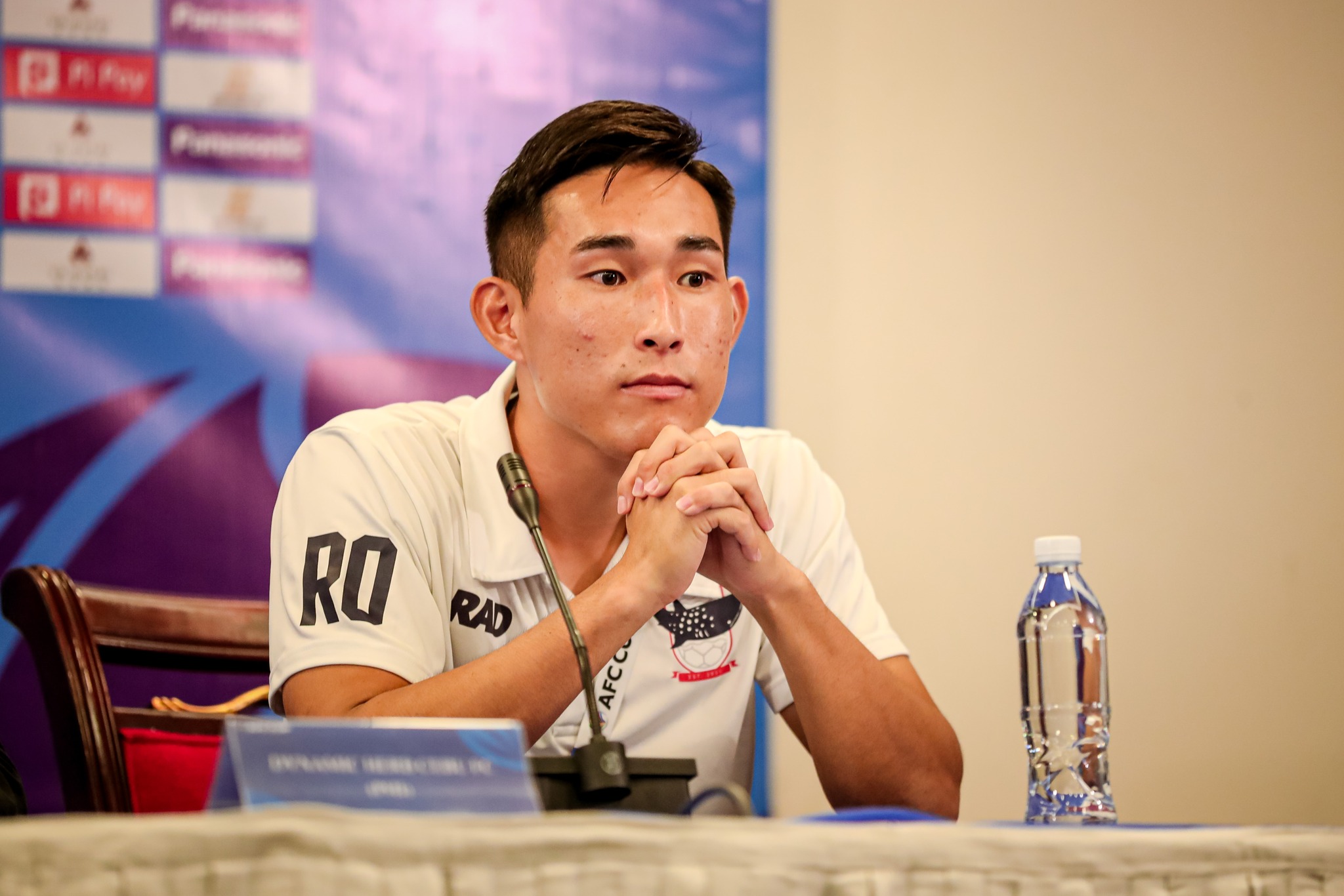 Ren Okuda ថានឹងដេញបិទកីទ្បាករល្អរបស់សិង្ហក្រហម តែគ្រូ Cebu បែរជាបារម្ភពី Shintaro ជាងគេទៅវិញ