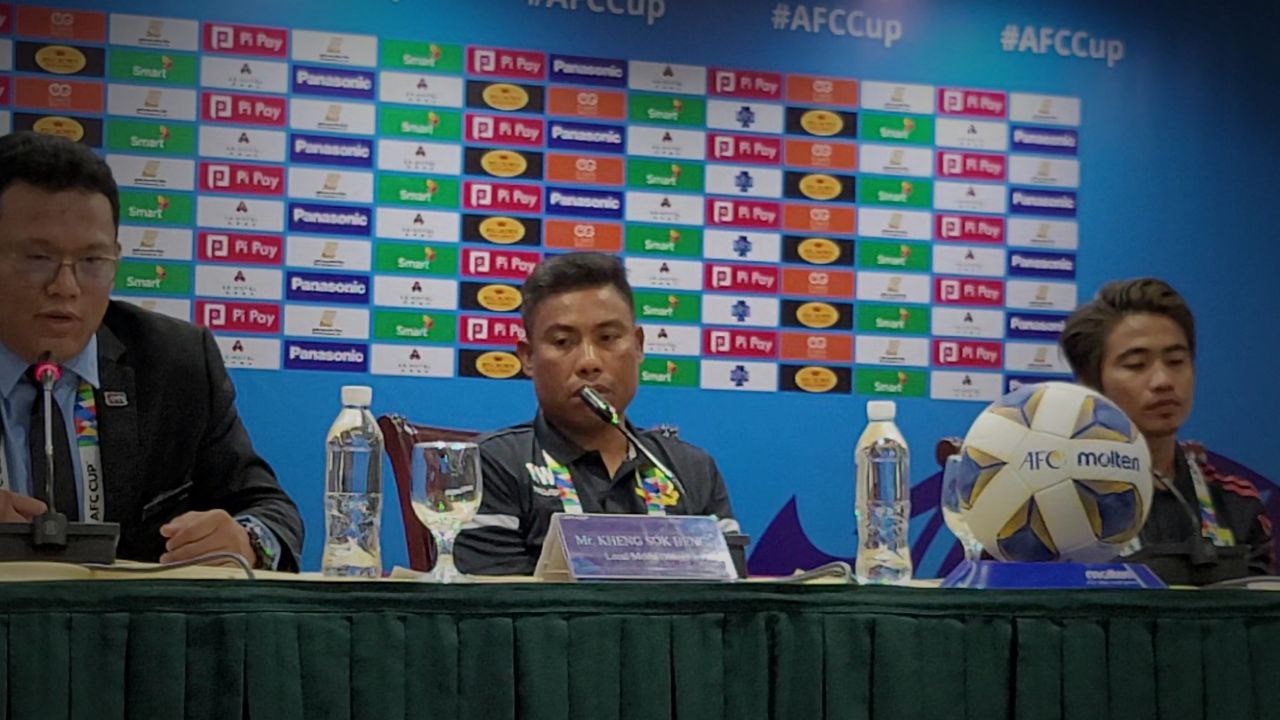 គ្រូបង្វឹកក្រុម Shan United របស់ភូមា ...