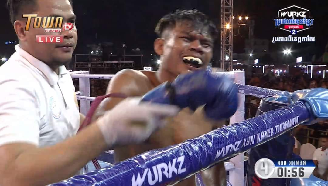 បឺត សង្ឃឹម ទំលាក់អេលីត សាន់ ចេញពីពូលដណ្តើមខ្សែក្រវាត់ IPCC KUN KHMER