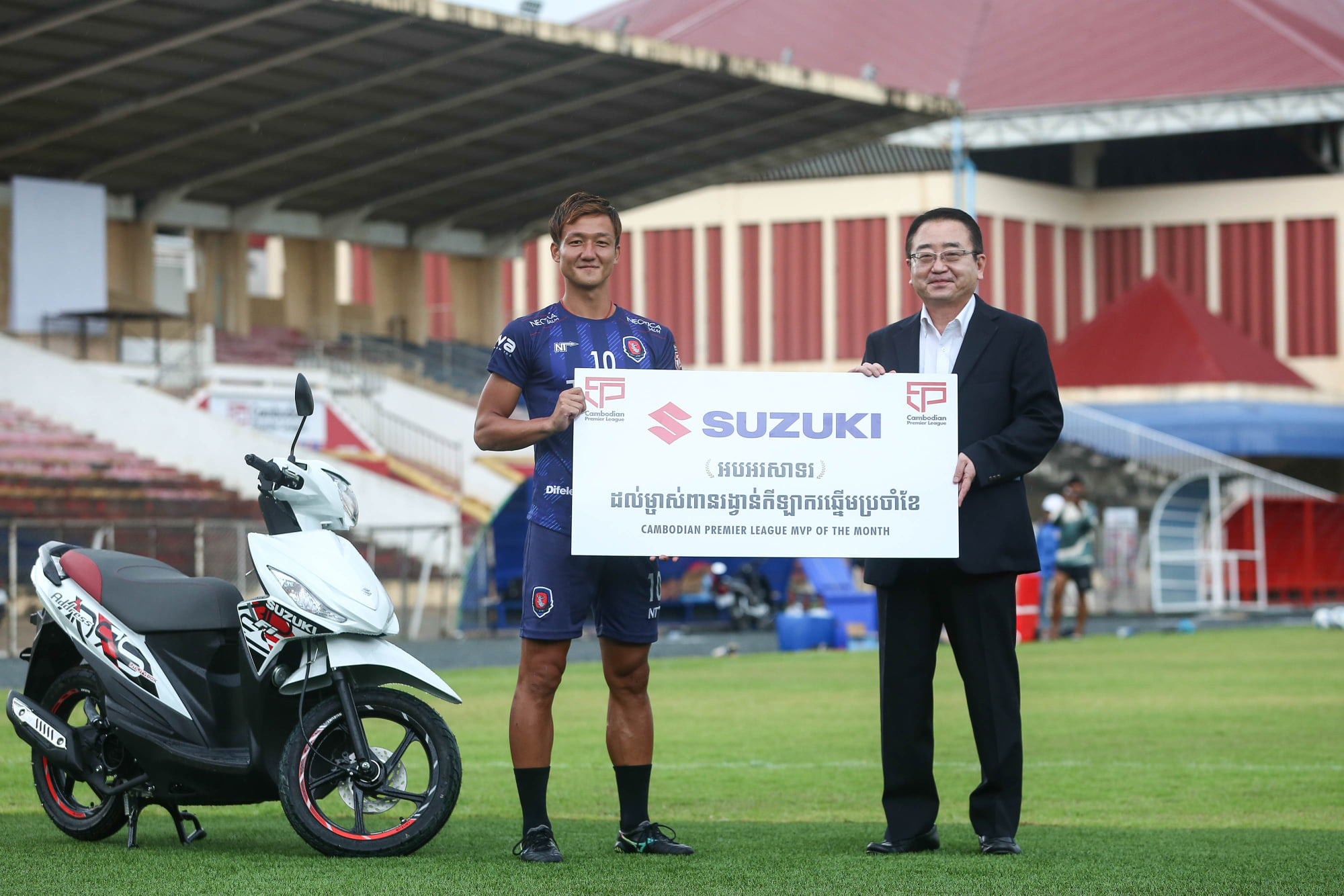 ខ្សែប្រយុទ្ធវ័យក្មេងក្លឹបភ្នំពេញក្រោន លឹម ពិសុទ្ធ ...