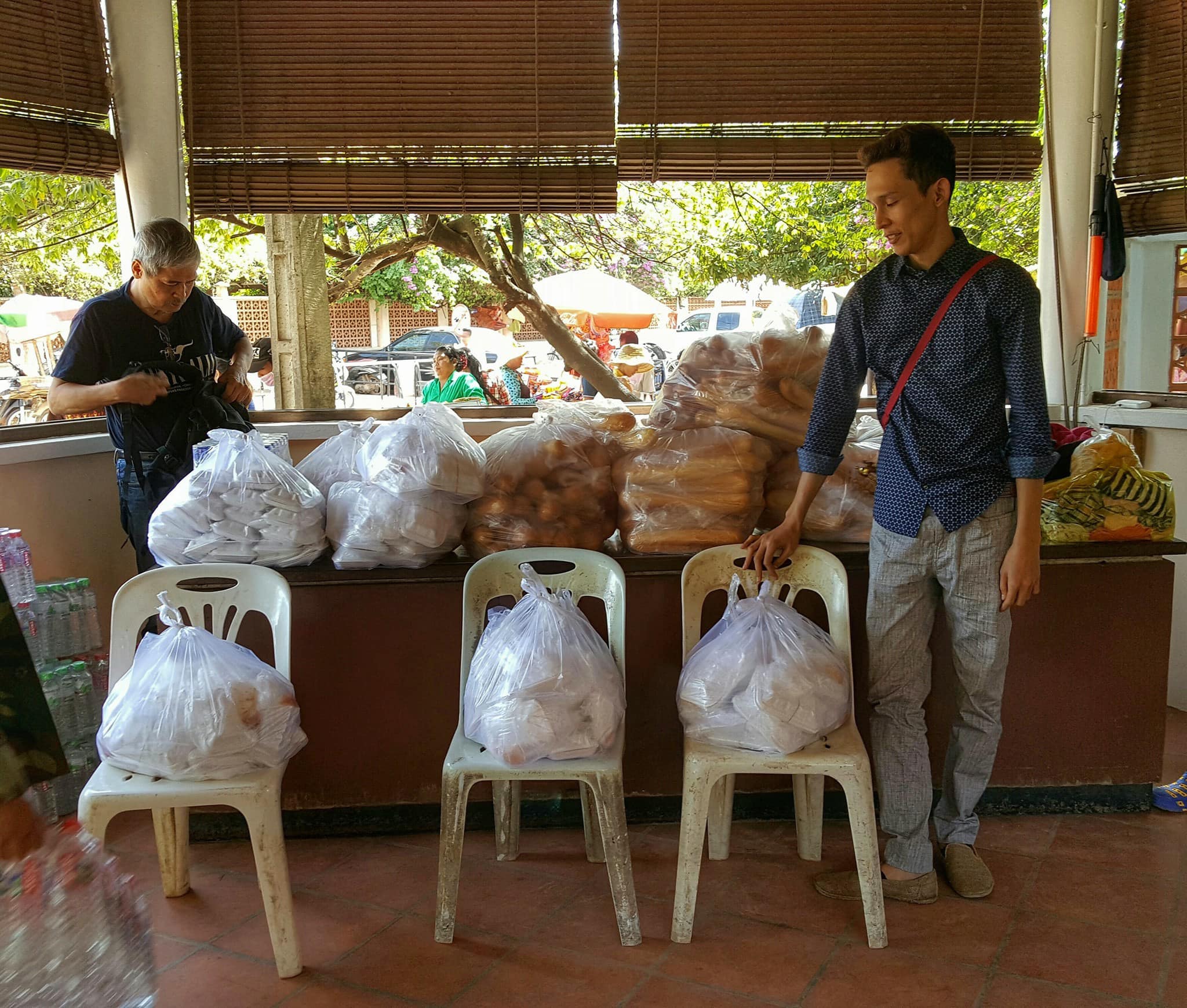 ទឹកចិត្តប្រពៃណាស់! Rick Kh ...